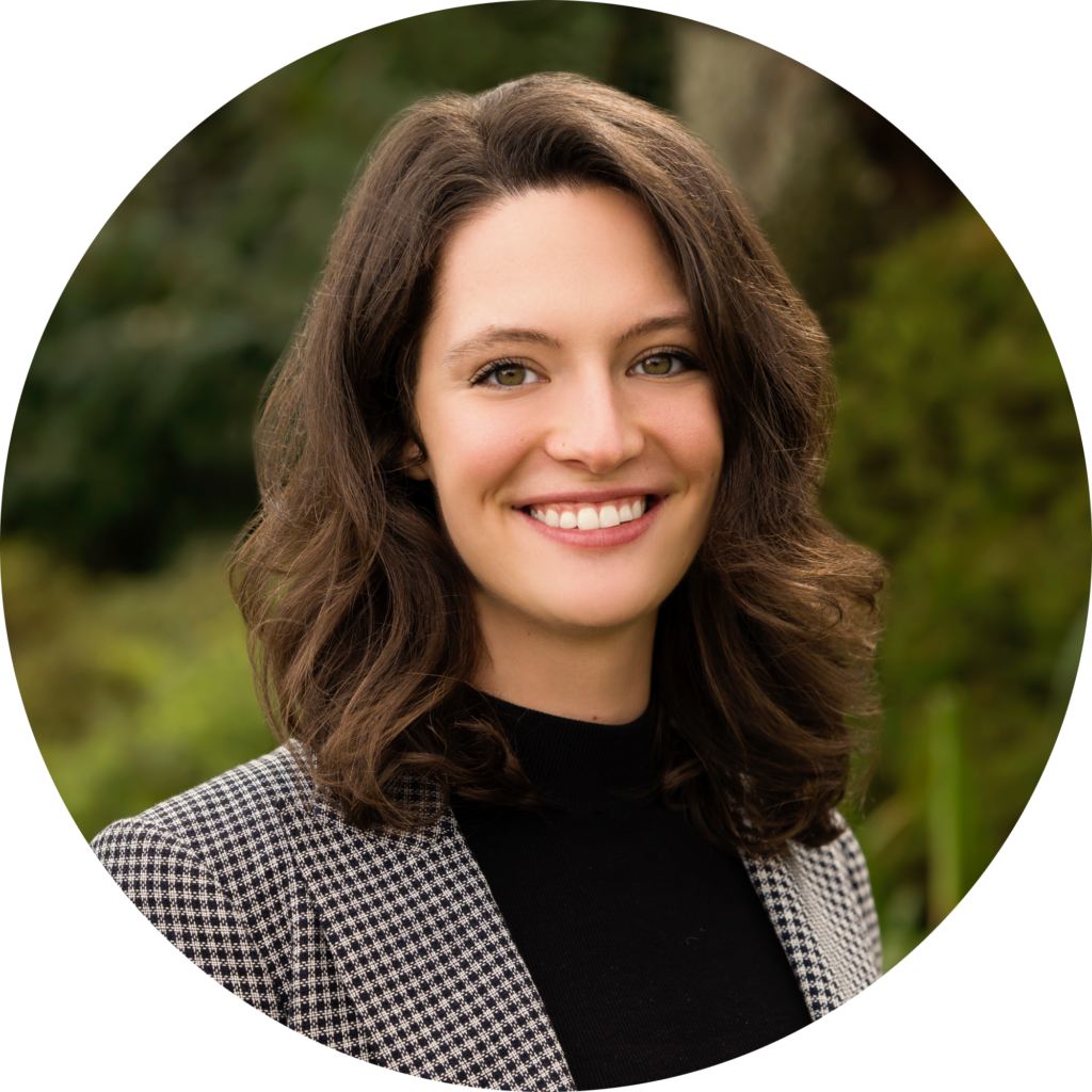Anna van Amerongen _ Professional Headshots (Circle) – GeoMarvel